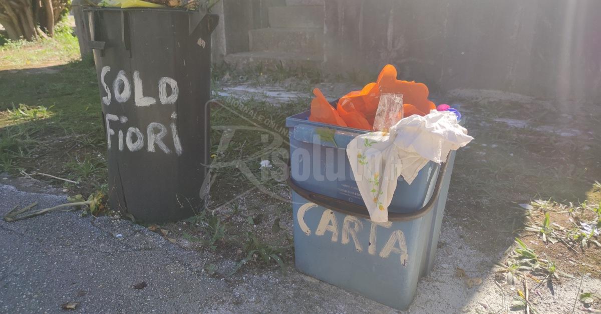 Cimitero Sciacca_ spazzatura raccolta rifiuti - Risoluto