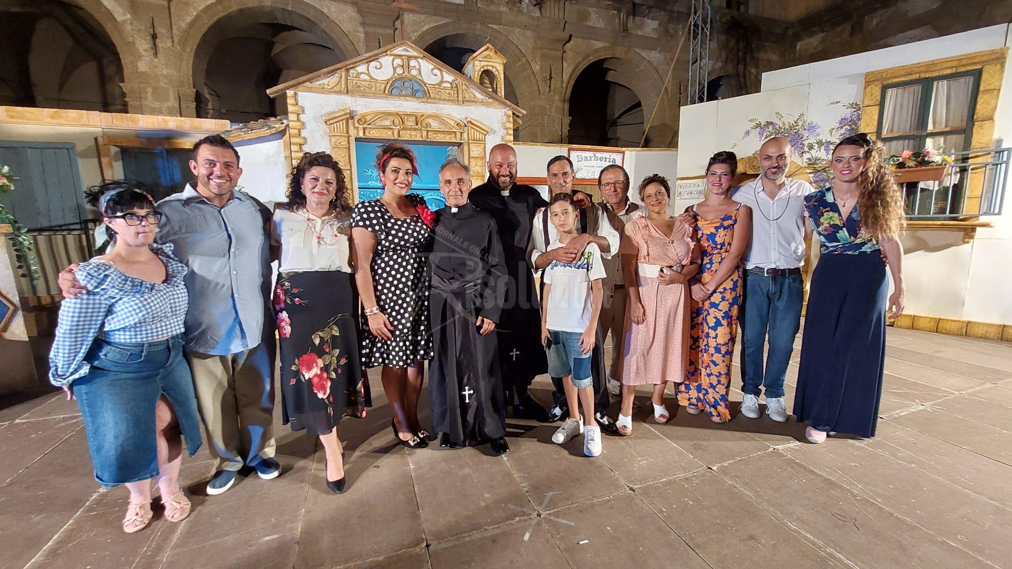 La compagnia Scialò fa il pienone di pubblico e risate nelle due giornate all'atrio del Comune ...