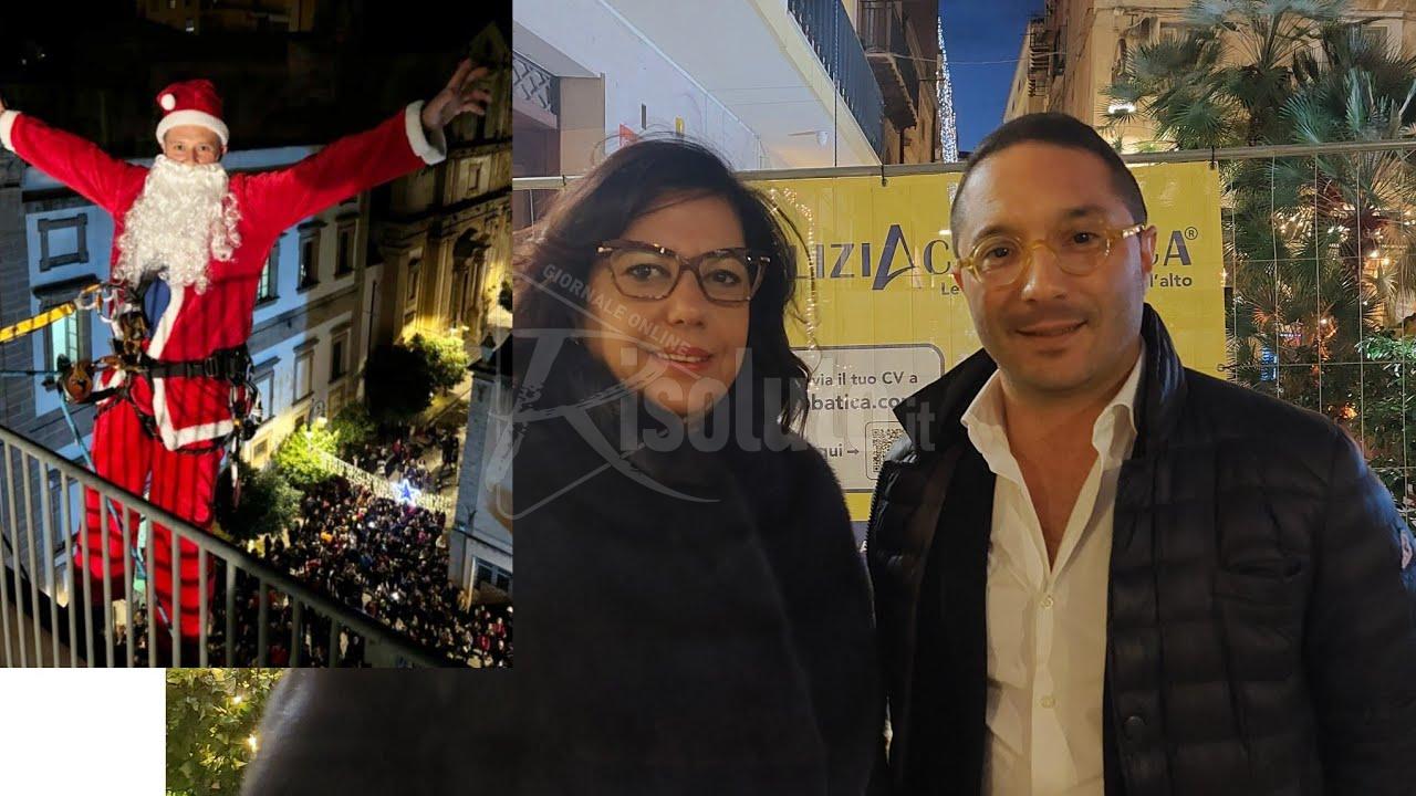 Babbo Natale ed elfi acrobatici incantano grandi e piccini a Sciacca (Video) - Risoluto