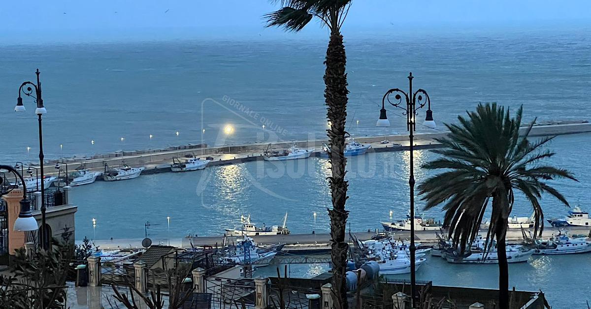 Riattivato l'impianto di illuminazione del porto di Sciacca dopo tre giorni di buio - Risoluto
