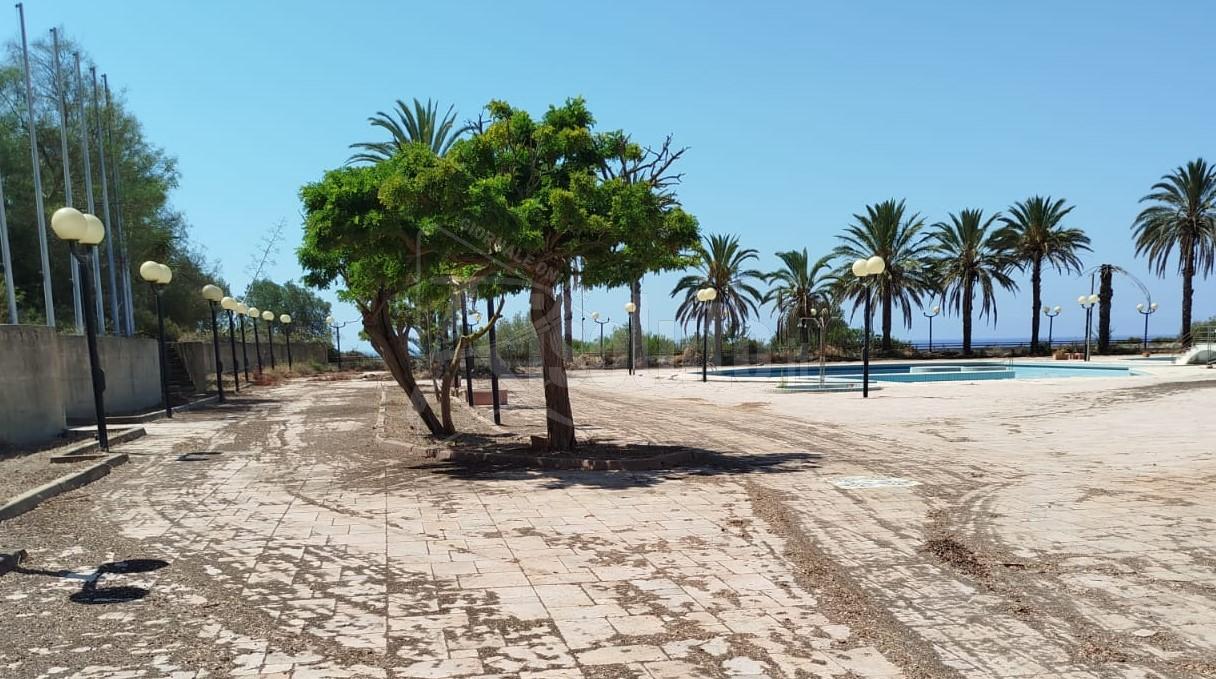 L'Esa libera dalle erbacce le strutture delle Terme di Sciacca - Risoluto