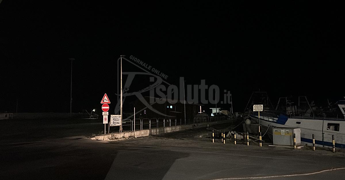 Porto di Sciacca, la pioggia spegne ancora una volta l’impianto di illuminazione (Video) - Risoluto