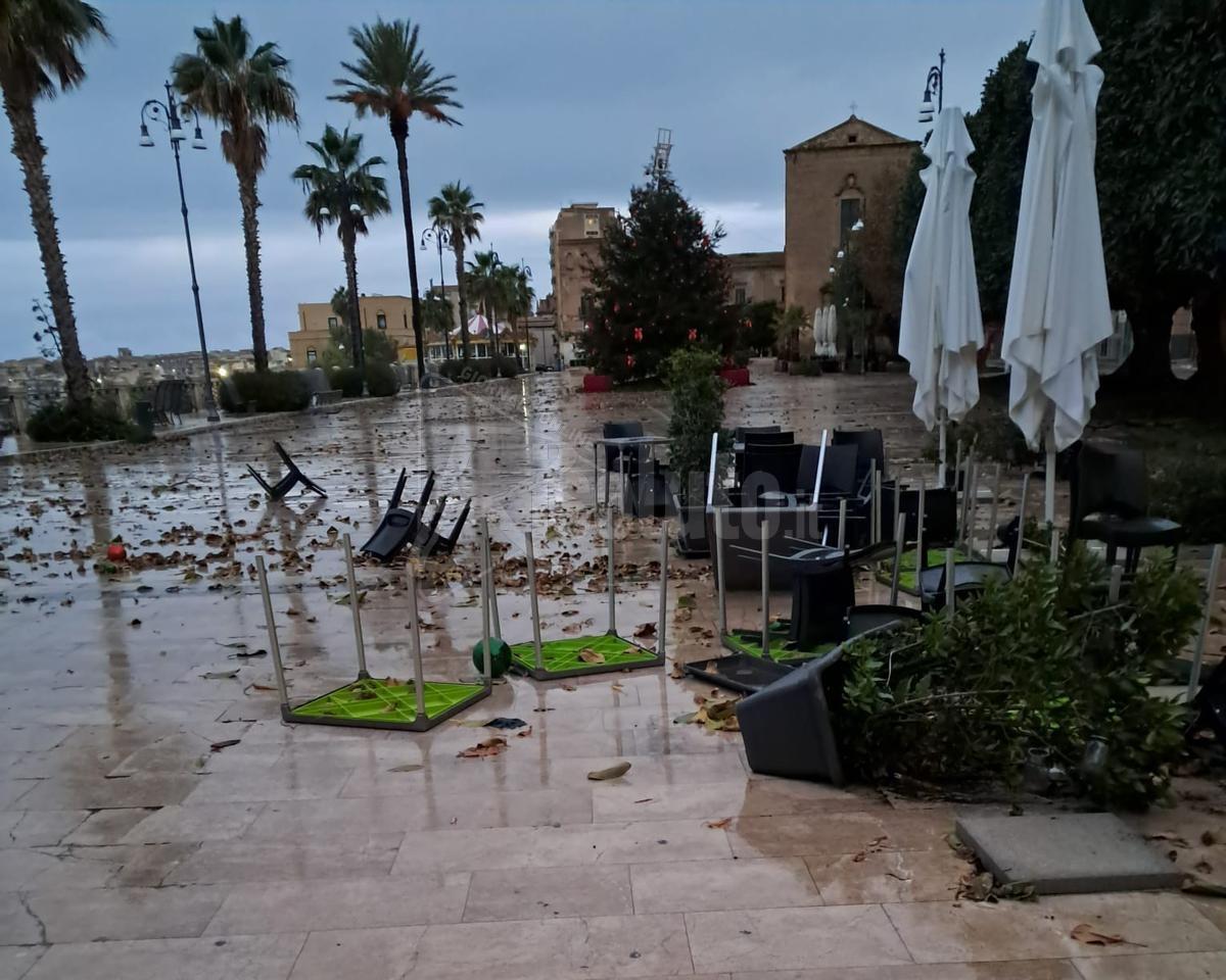 Il vento provoca danni ad alcuni bar del centro di Sciacca - Risoluto